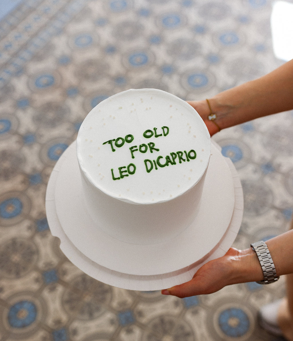 Maxi minimalist cake – crush cake